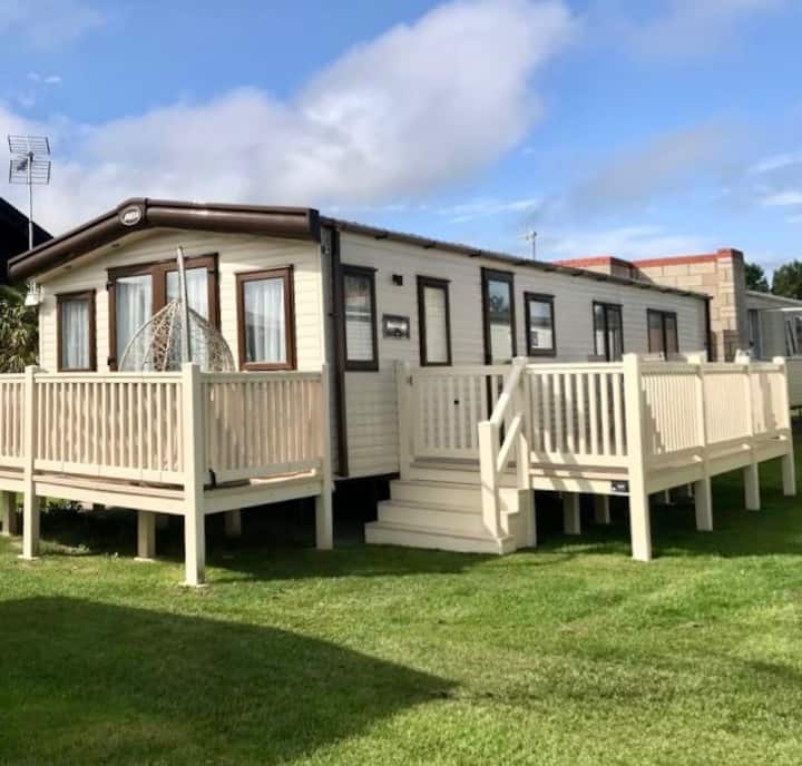 5 Berth Caravan At Naze Marine - Walton-on-the-Naze