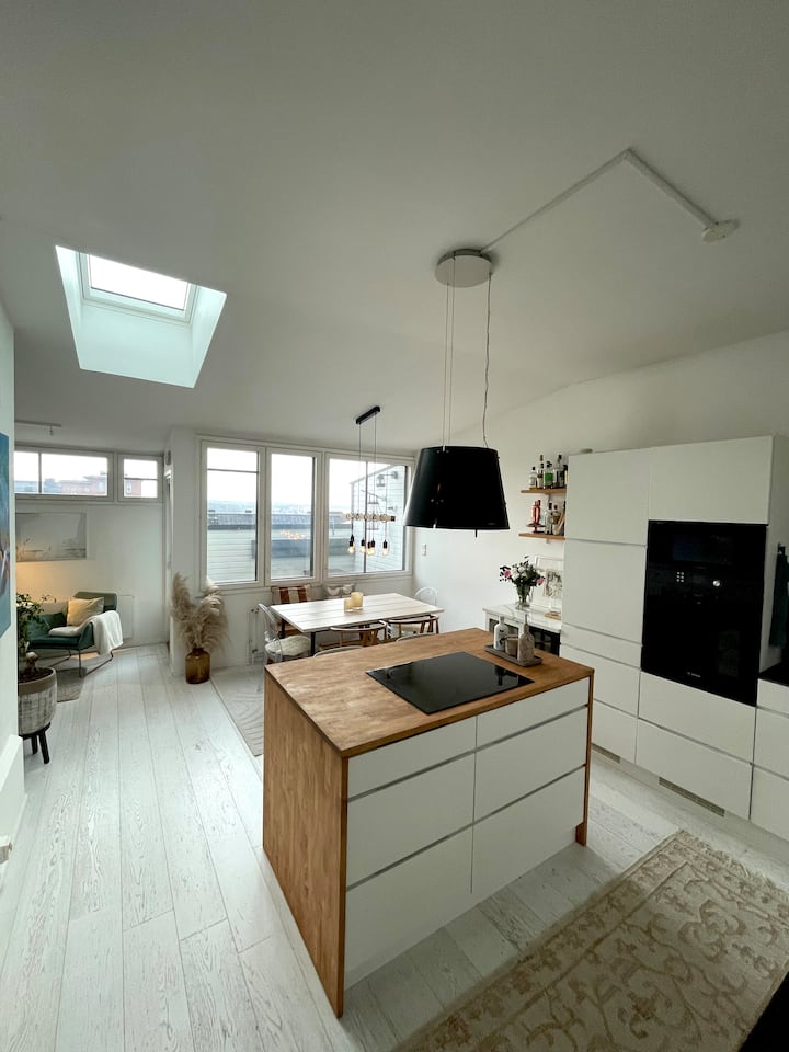 Beautiful 70m2 Penthouse: Balcony+ Sauna+ Views - Helsinki