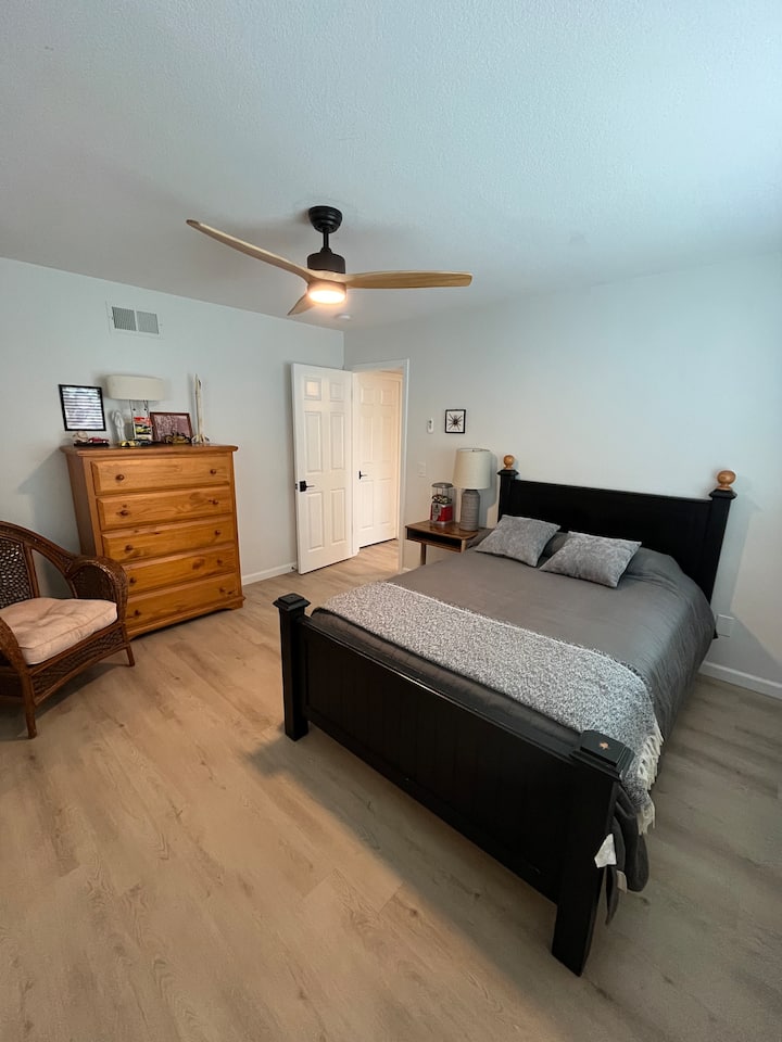 Mike’s Pad…. - Palm Desert, CA