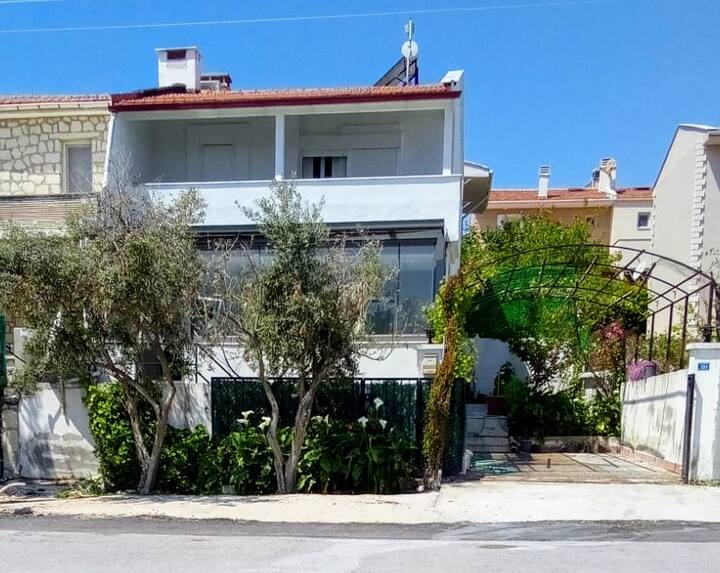 Alaçatı Merkez -Evin Ikinci Katı - Alaçatı
