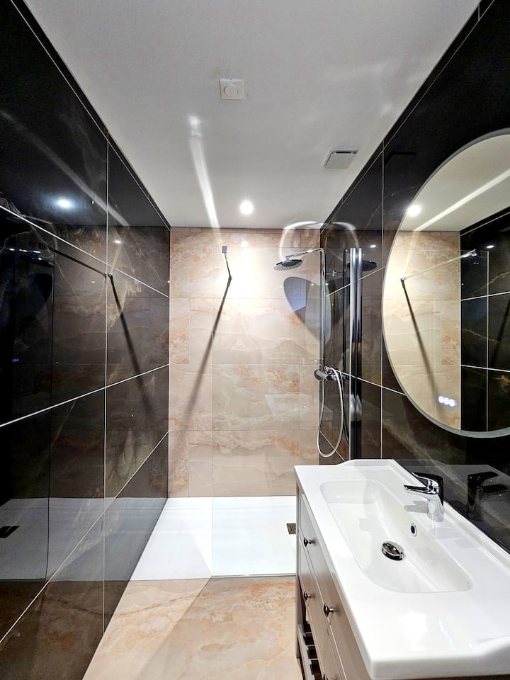 Onyx Black - Saint-Aignan