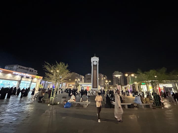 Deluxe Room Near Masjid Alnabawi - Medina