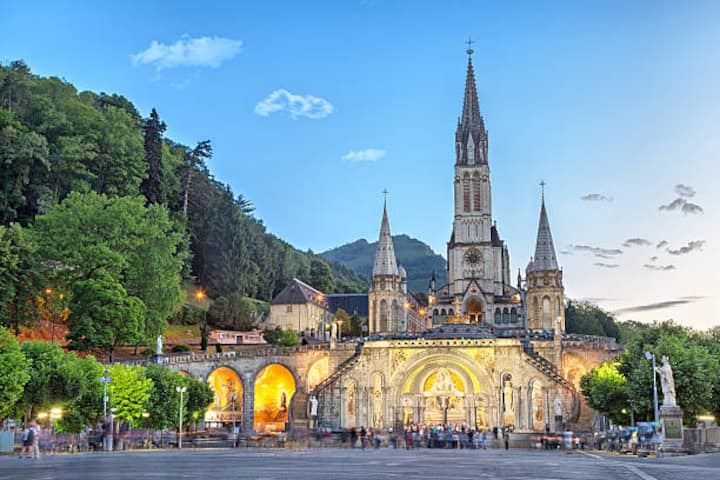 Lourdes: Your Pyrenean Haven - Lourdes