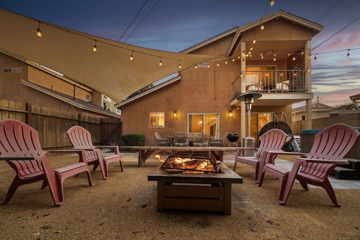 Comfy Home Away From Home With Hot Tub - Los Angeles, CA