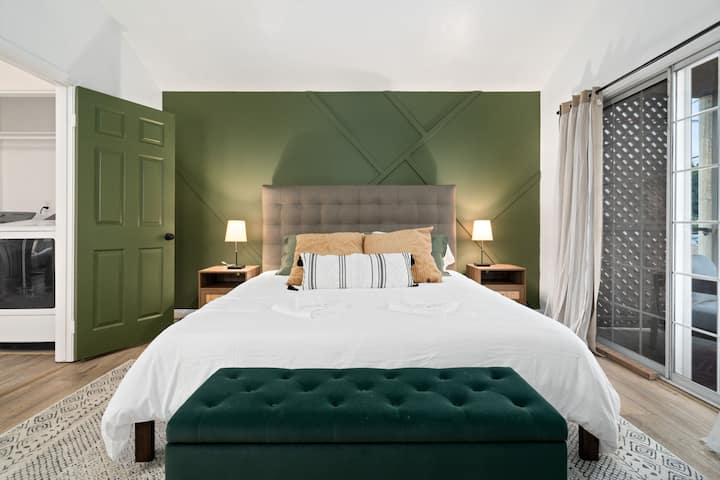 Soak & Stay | 3br + Hot Tub & Chill Vibes - Carson, CA