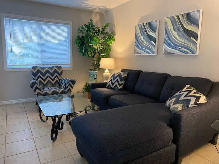 Two Bedroom Townhome Next To Pool - Destin, FL