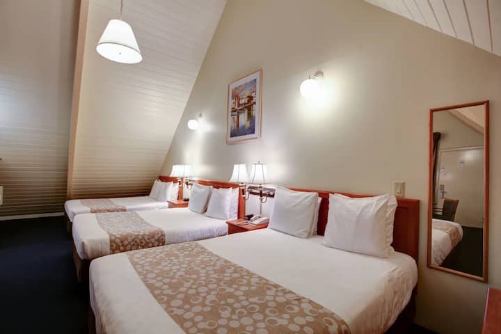 Family Guestroom Newport Beach - Newport Beach, CA