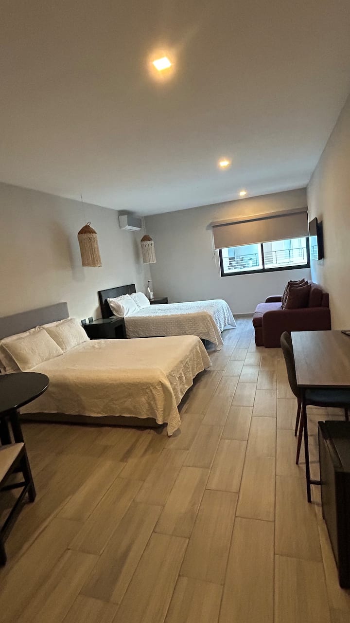 Exelente Area - Cancun Airport (CUN)