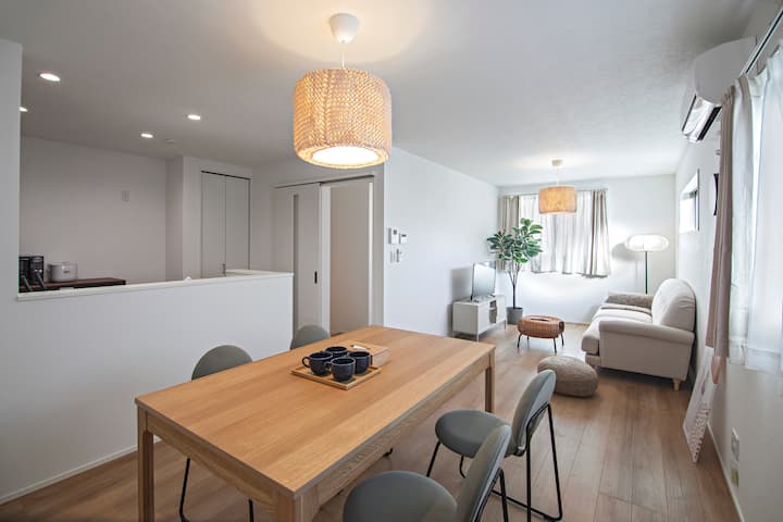 Spacious 3-story Home|4 Bedrooms・sleeps 10 - 大阪市