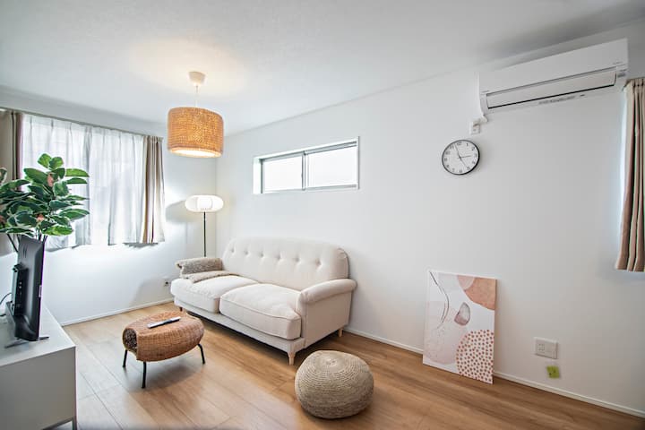 Three-story Detached House, Family Group's First Choice | 10 People Can Stay | 4 Bedrooms | Near Cherry Blossom Avenue | Parking Space Included - Osaka, Japan