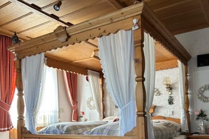 Appartement 30qm Mit Himmelbett - Köln