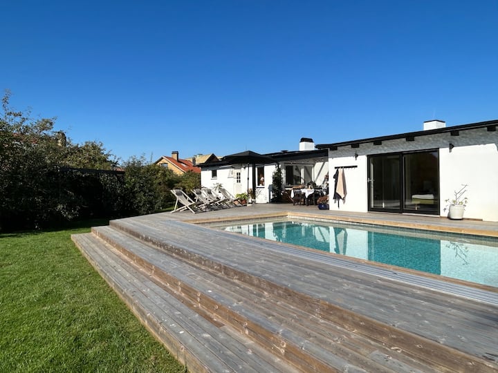 Villa Med Pool I Viken - Viken