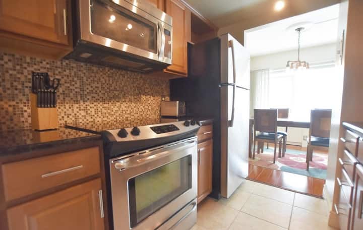 Downtown Sunny And Secure 1br/1ba. Parking Avail - Ann Arbor, MI