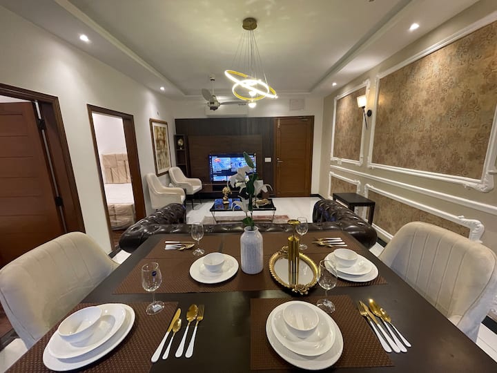 2-bedroom Apartment In Heart Of Lhr - ラホール