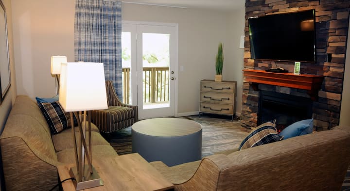 The Summit 4 Bedroom Luxury Mountain Top Villa A - Massanutten, VA