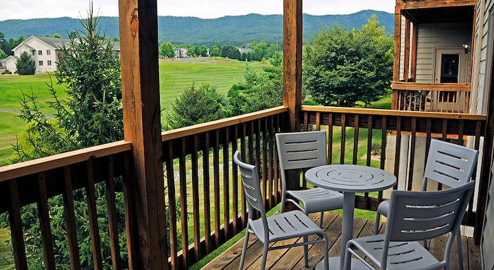 Woodstone 4 Bedroom Luxury Mountain Side Villa A - Massanutten, VA