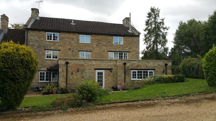 Bengal Farmhouse - Towcester