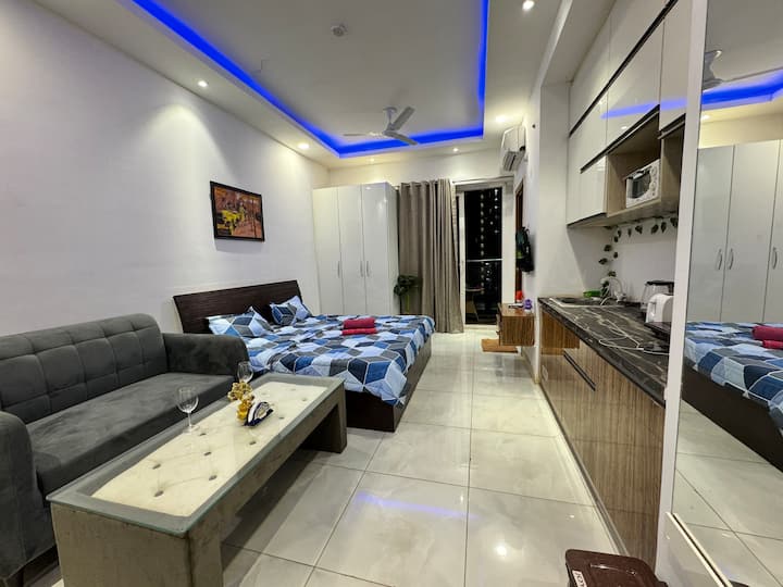 Luxurious Apartment With Best High Rise View! - Noida