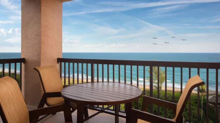 2 Bd Villa Vistana Beach Club! - Stuart, FL