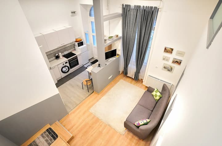 Elisa's Sweet Home | Ac & Secured Parking Option - Budapest