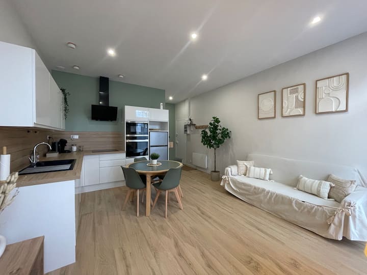 Joli Appartement - Parking - Proche Centre Ville - 샤르트르