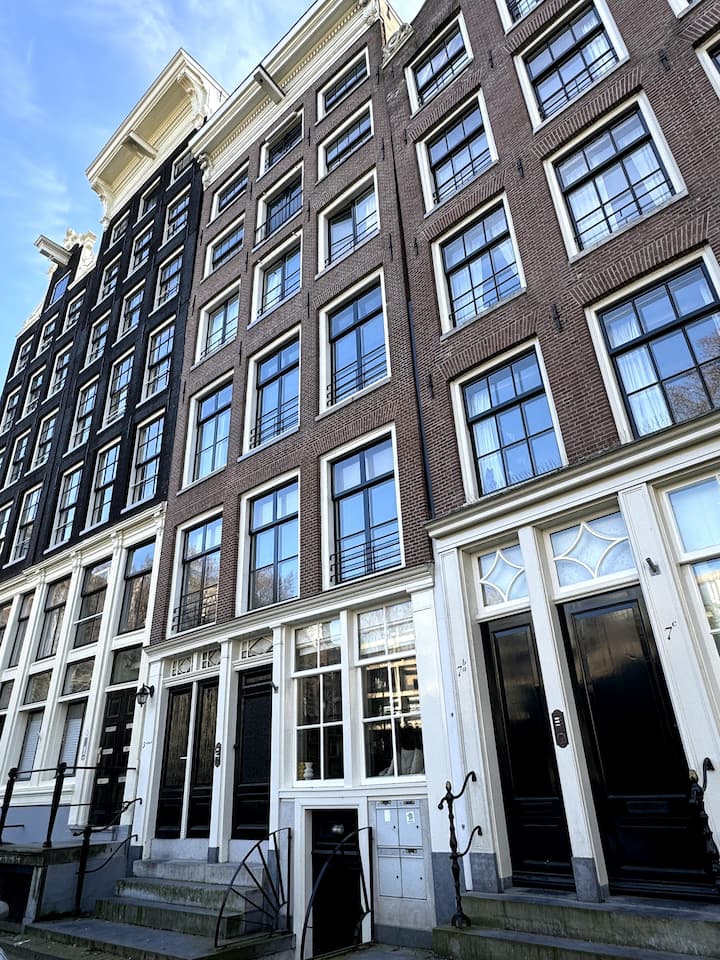 Stylish Three Person Apartment - Amsterdam