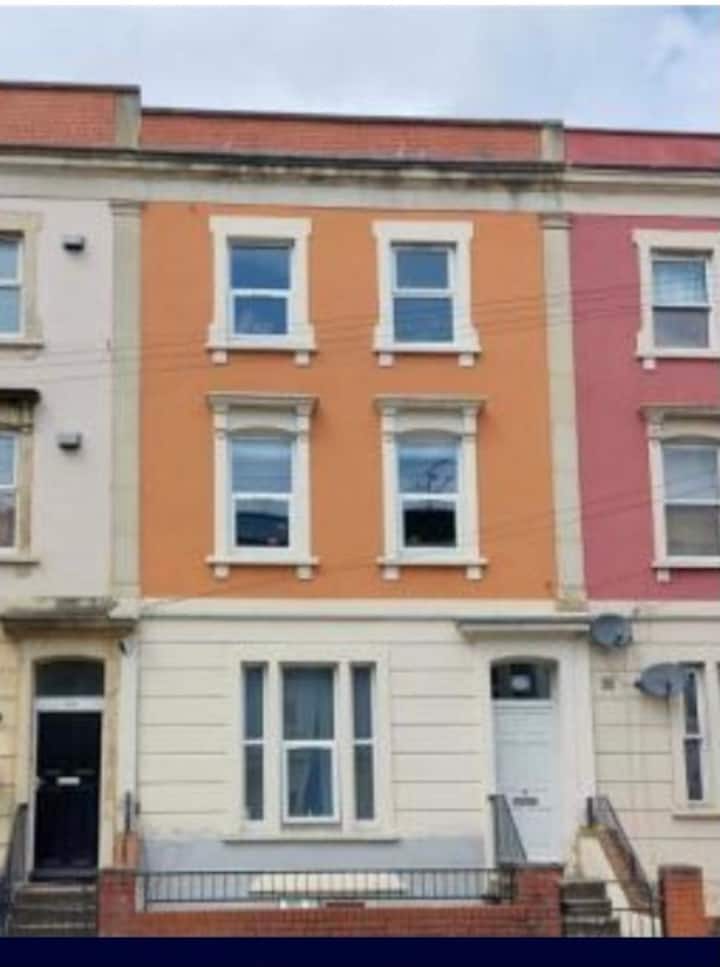Bright And Spacious Maisonette In The City Centre - Bristol