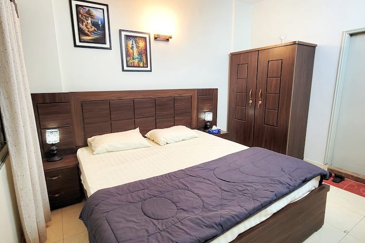 Clifton - 3br Flat - Near Dolmen - Karachi