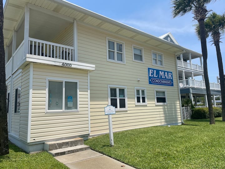2 Bedroom- Steps From Beach - North Myrtle Beach, SC