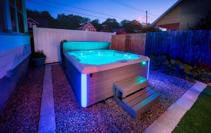 Your Own Salt Water Hot Tub, Hiking, Walk To Town - Loon Mountain, NH