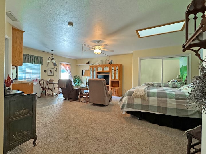 Cozy Coop - Templeton, CA