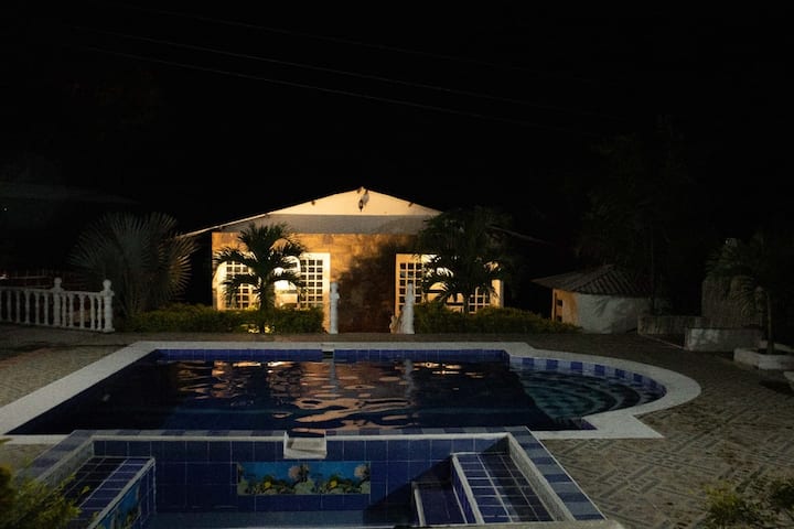 Amplia Casa De Campo - Guamo
