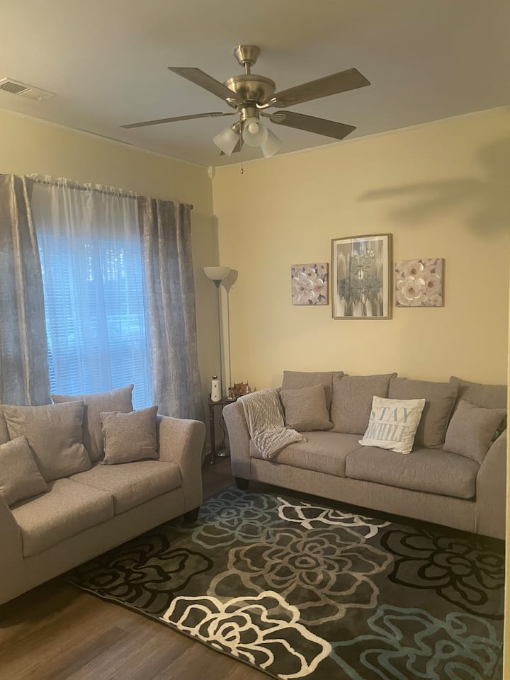 3 Bedroom Townhome - Williamsburg, VA