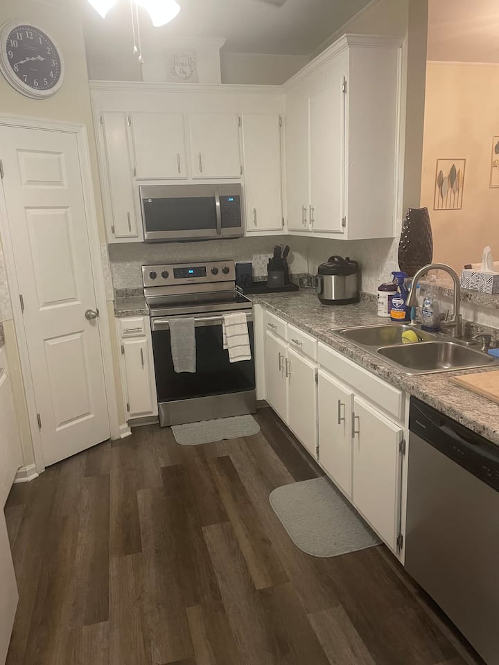 3 Bedroom Townhome - 約克鎮