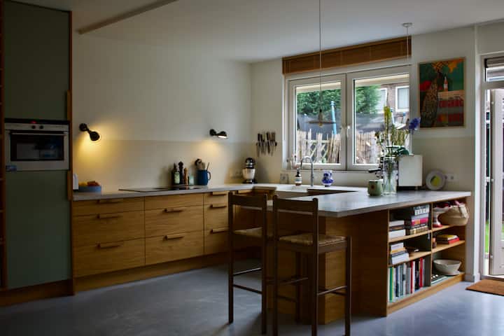 Gorgeous Family Home With Sun-drenched Garden. - Amsterdam