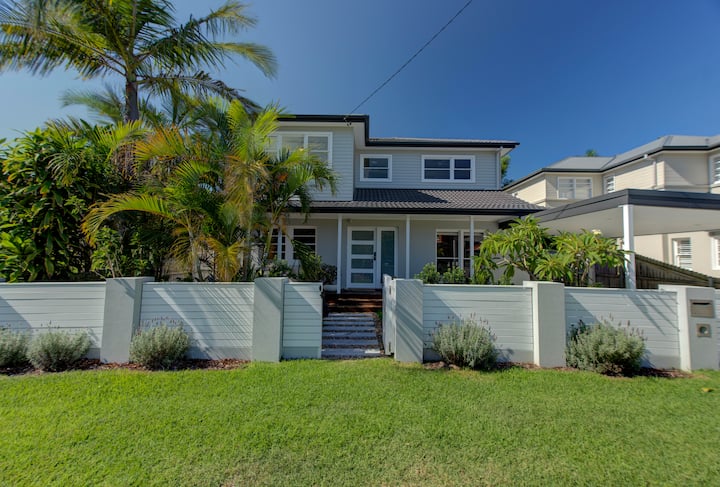 Oasis In The Palms - Manly