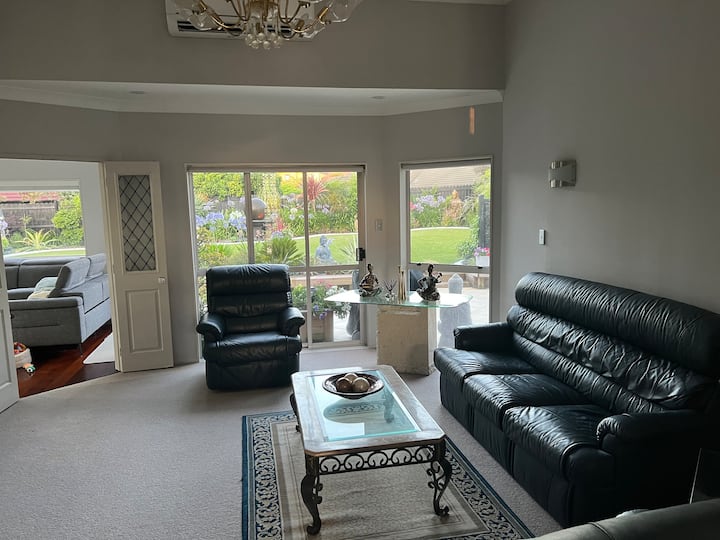 Balinese Garden Retreat In Auckland - Waiheke Island