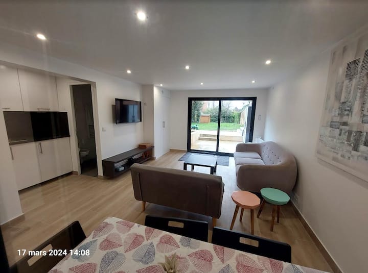 Logement Entier 2 Pièces, Salle De Bain, Terrasse - Saint-Cloud