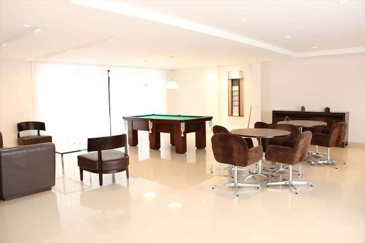 Apt Ateliê Amarelo Manga | 500mt Hardrock |Garagem - 古里提巴