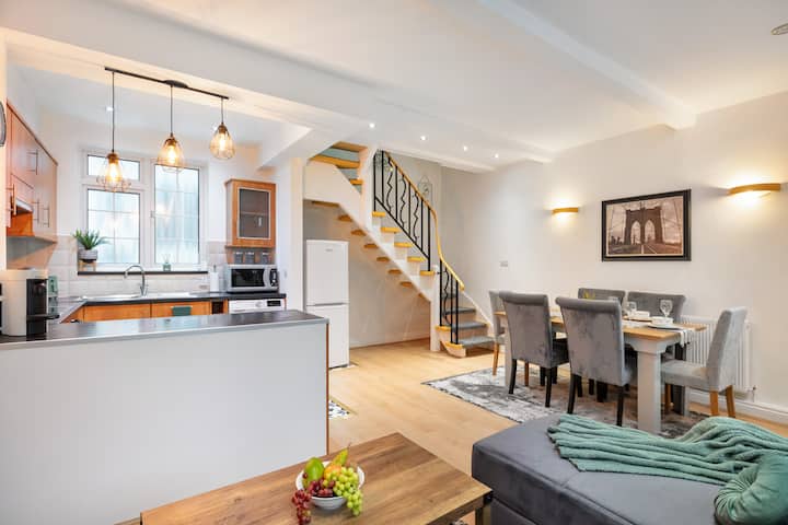 |Beautiful Triplex House In Very Centrally London| - Marylebone