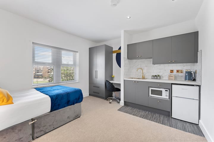 *Trade Stays ~ 5 Ensuite Rooms *Central Location! - Peterborough, Royaume-Uni