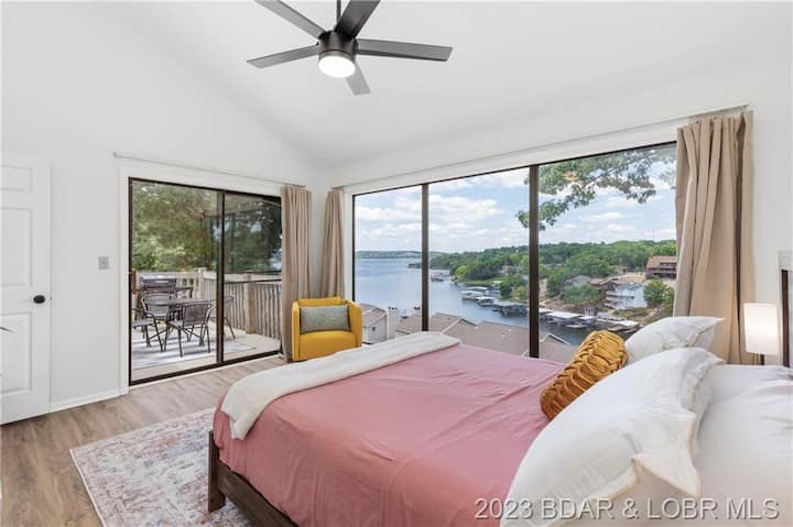 Panoramic Lake Views In The Heart Of Osage Beach! - Osage Beach, MO