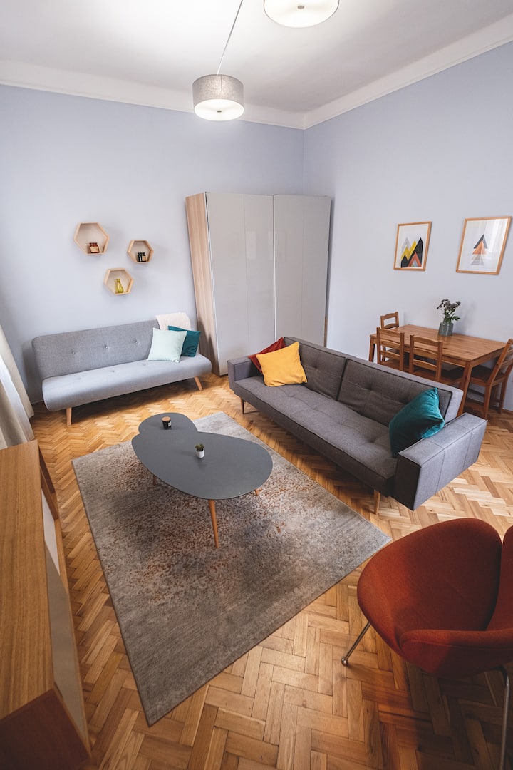 Central Charm Cozy City Nest - Budapest