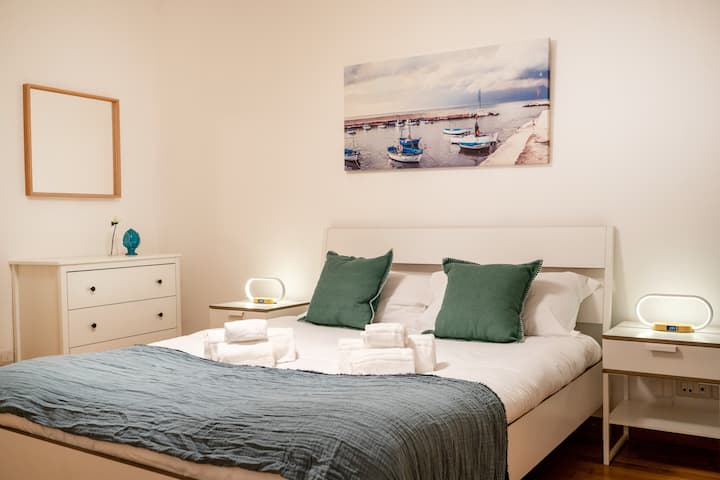 Dimora Del Teatro Sightly Apartment - Bari