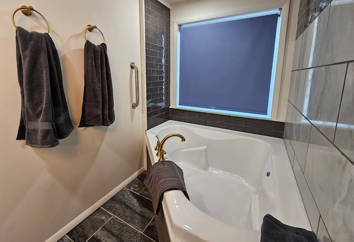 Fireside Suites Rm #3 Lake Life - Finger Lakes, NY