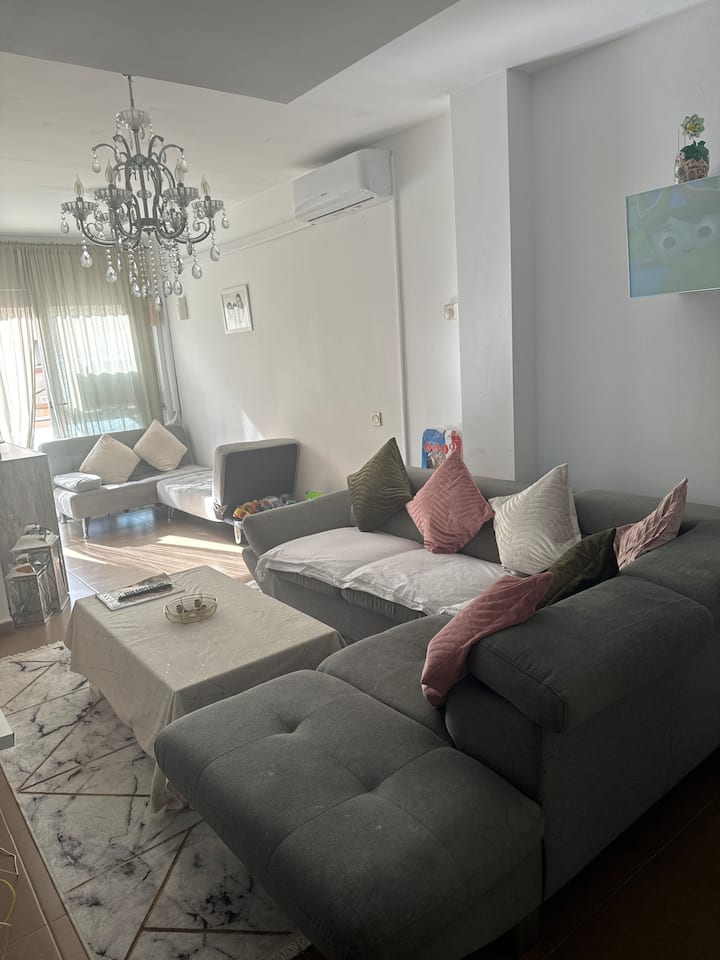 Se Ofrece Precioso Apartamento Con Todo Incluido. - Granollers