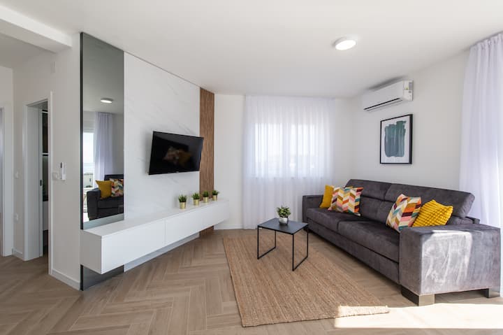 One-bedroom Apartment Lux With Pool - Stara Novalja