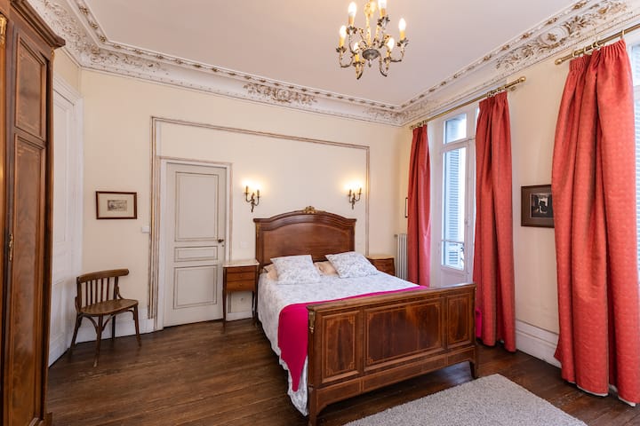 Chambre En Plein Cœur De Blaye - Blaye