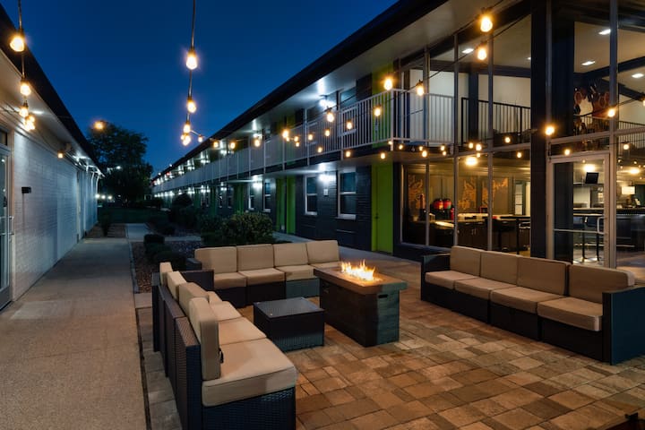 Home Away From Home
Room #3 - Nashville, TN