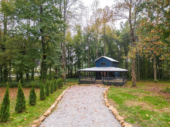 Blue Cabin On The Bluff - Monteagle, TN